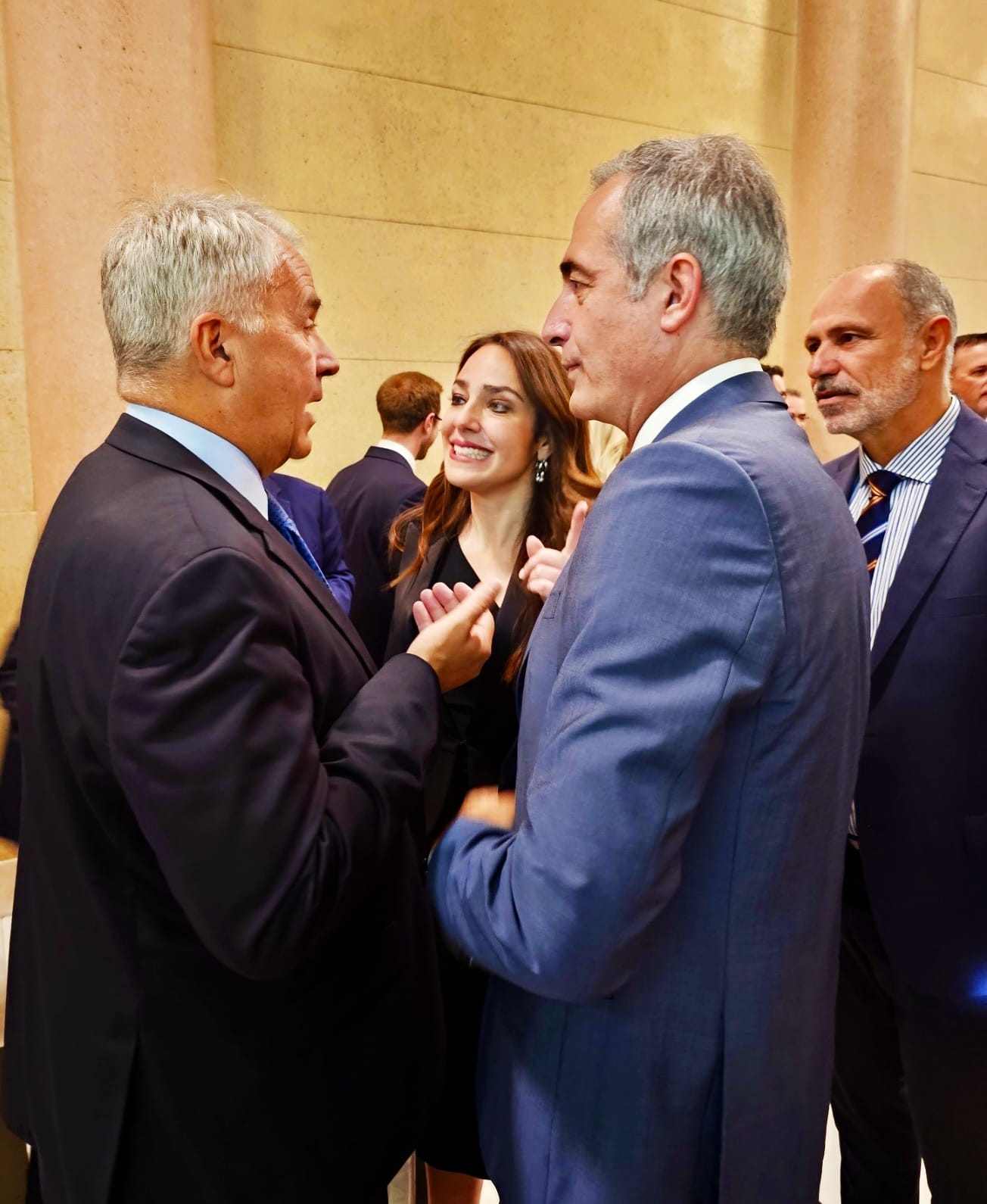 Με τη σύζυγο και τα παιδιά του στην ορκωμοσία ο Στάθης Κωνσταντινίδης