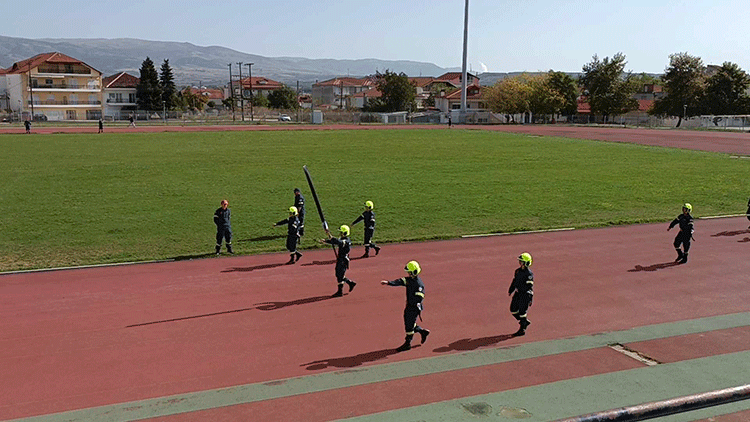 Εικόνες από την πρόβα της Σχολής Πυροσβεστών Πτολεμαΐδας για την ...