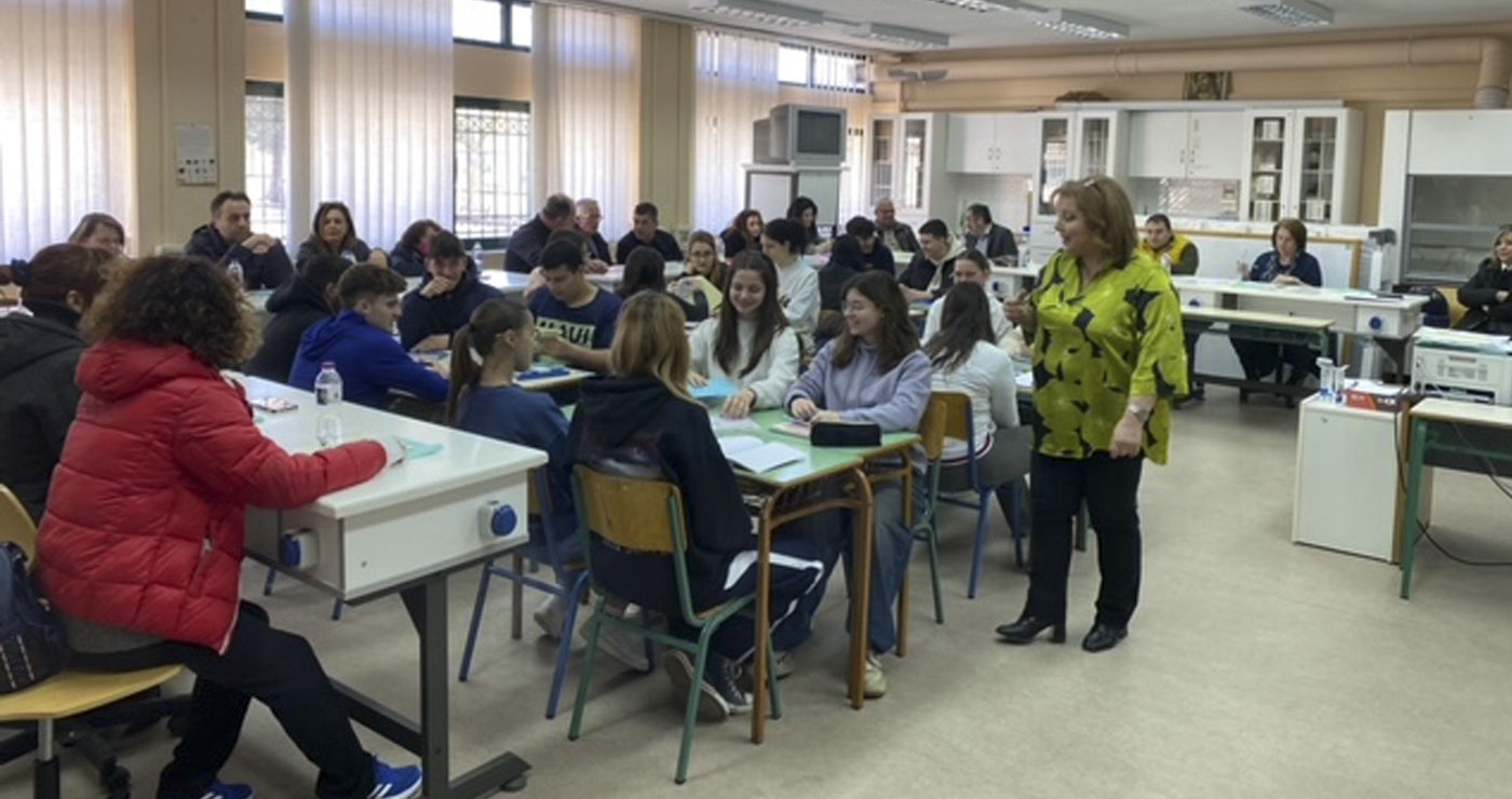 Δειγματική διδασκαλία σε πραγματική τάξη παρακολούθησαν οι μαθητές της ...
