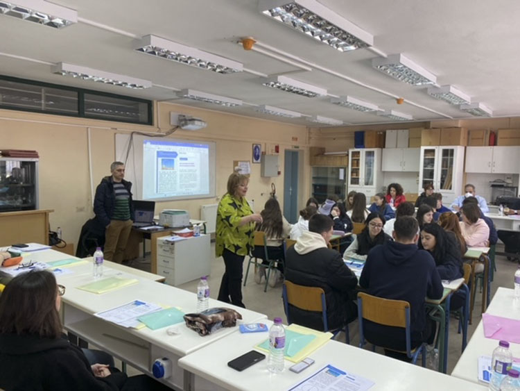 Δειγματική διδασκαλία σε πραγματική τάξη παρακολούθησαν οι μαθητές της ...