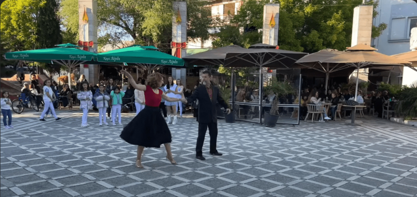 Τι έγινε όταν η κεντρική πλατεία της Πτολεμαΐδας "ενώθηκε" με τους ...